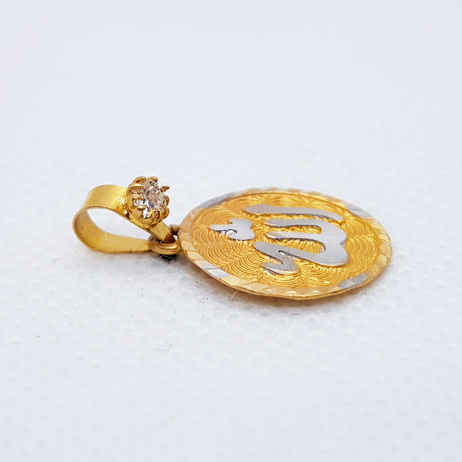 New Limited Gold Locket For Ladies GL009 | Pure Gold Jeweller